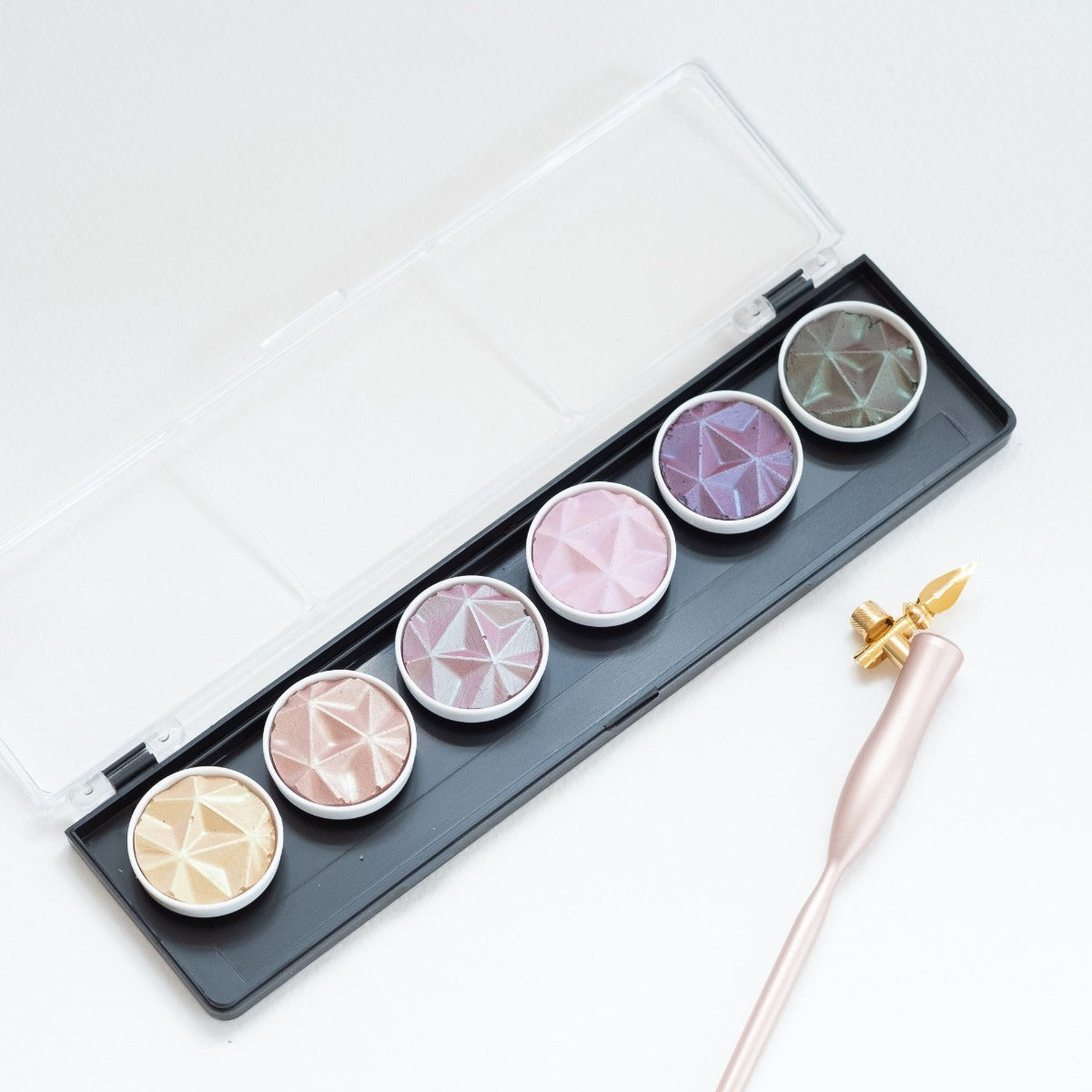 Special Edition Metallic Finetec Ink Palette – Enchanted Shades – Tom's ...
